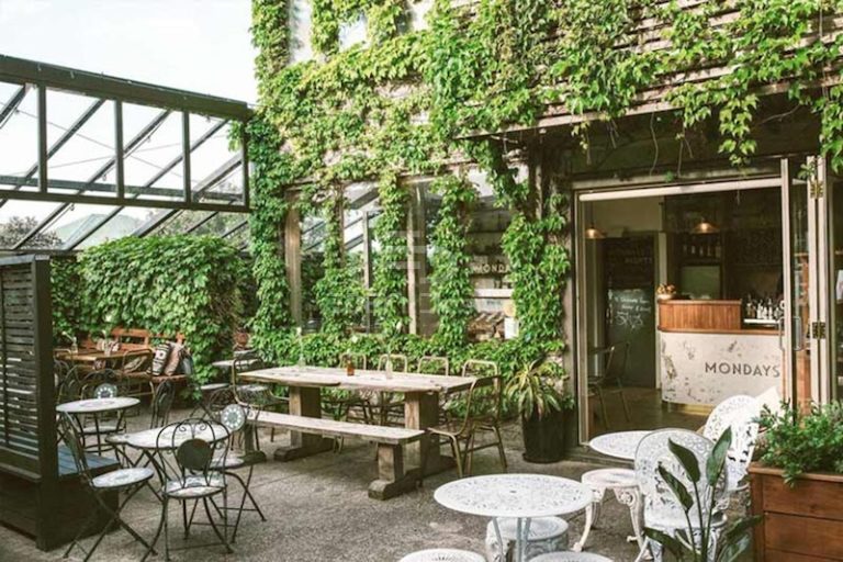 25+ mẫu thiết kế quán cafe mặt tiền 5m đẹp hoàn hảo